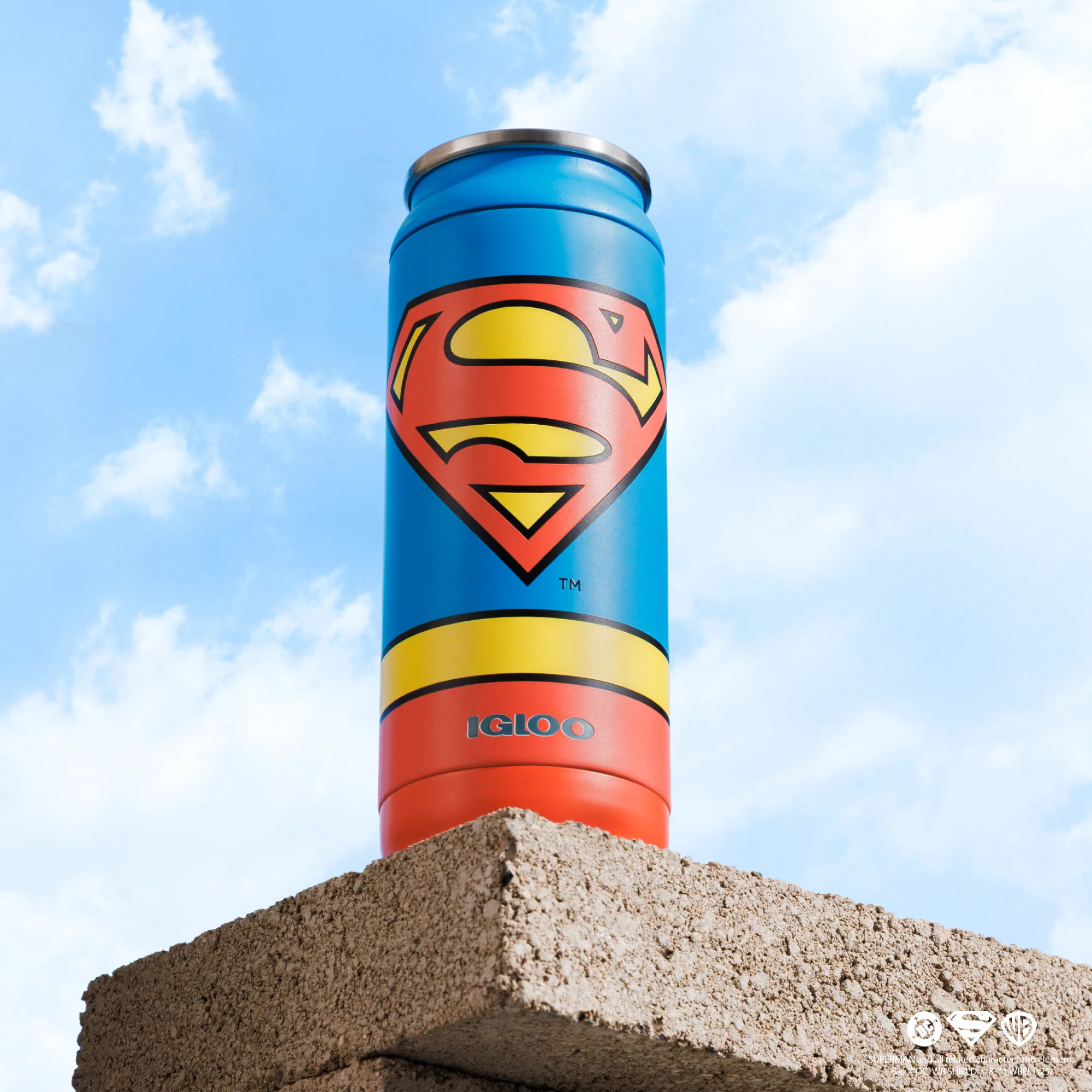 Igloo Launches New DC Super Heroes Cooler & Drinkware Collection